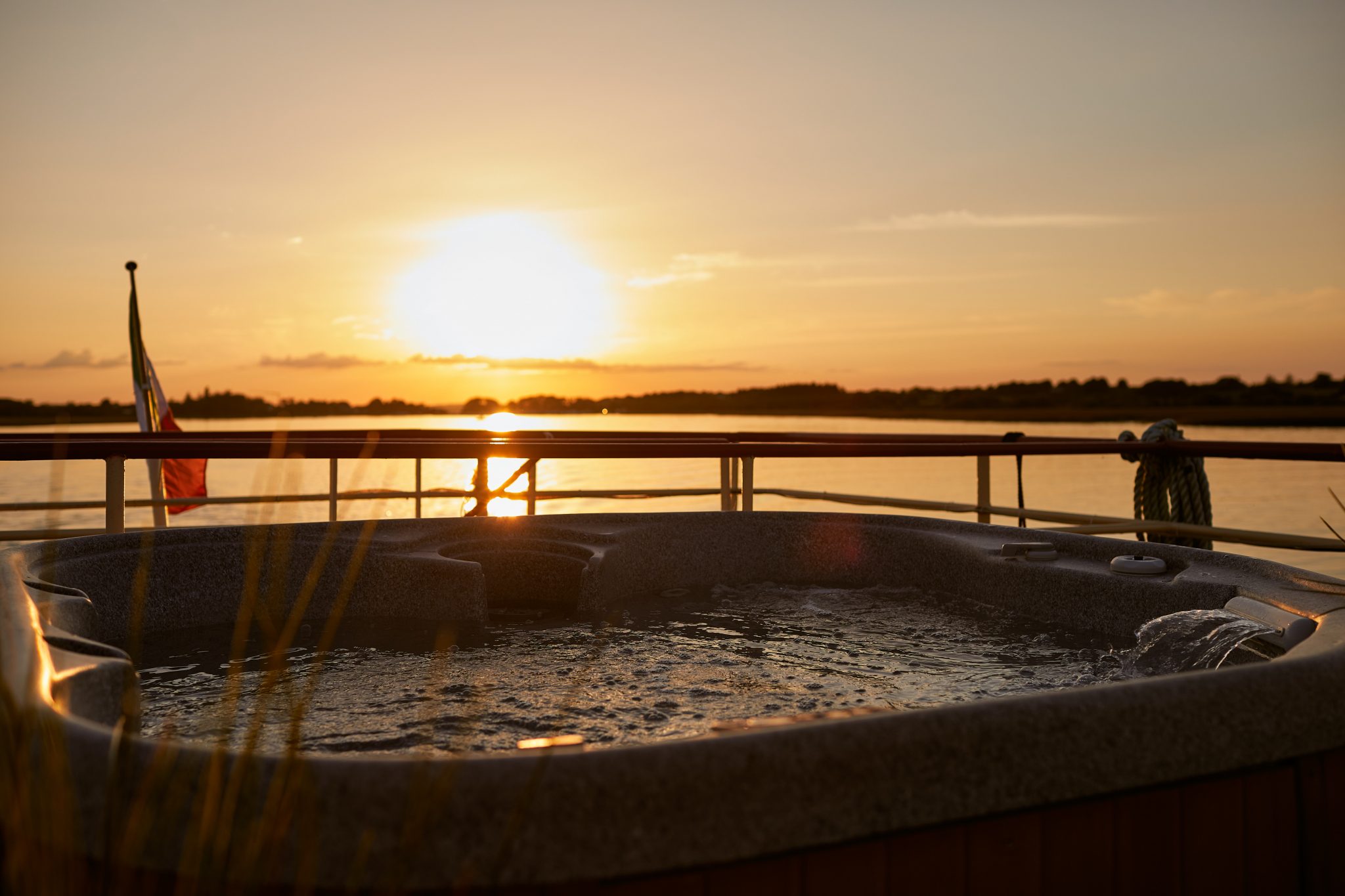 Shannon Princess - Shannon River Cruise in a Luxury Hotel Barge