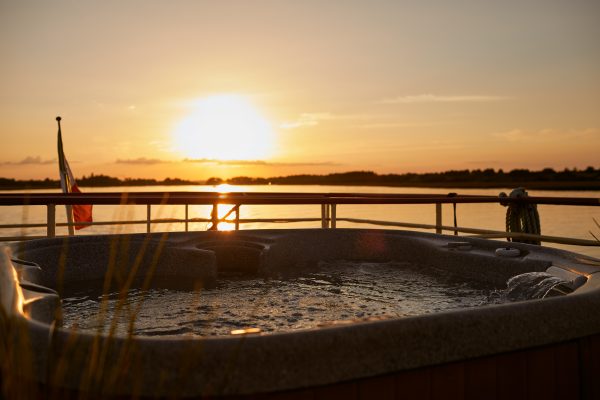 Shannon Princess - Shannon River Cruise in a Luxury Hotel Barge